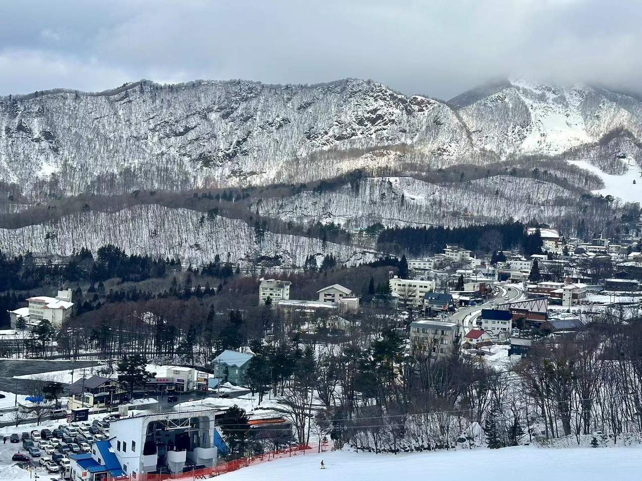 [Two-day winter skiing tour] Zao Onsen Ski Resort skiing/ice frost ...